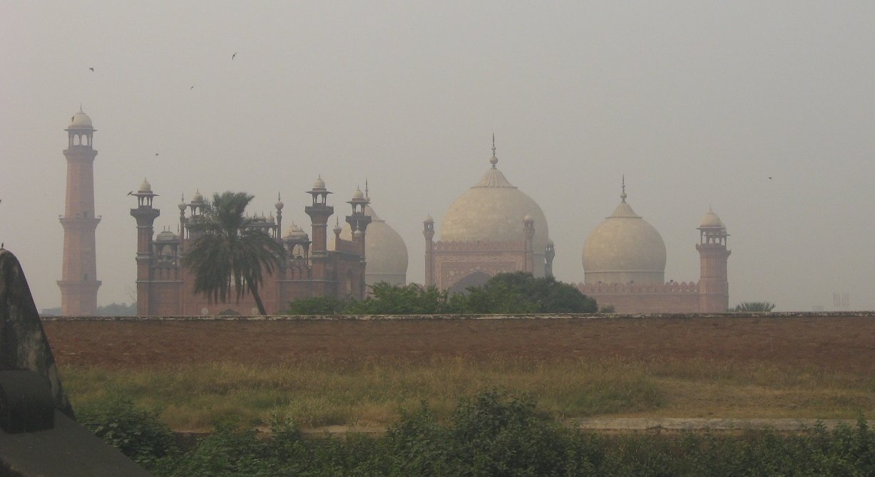 Pakistan Moves to Curb Air Pollution After High Court Ruling