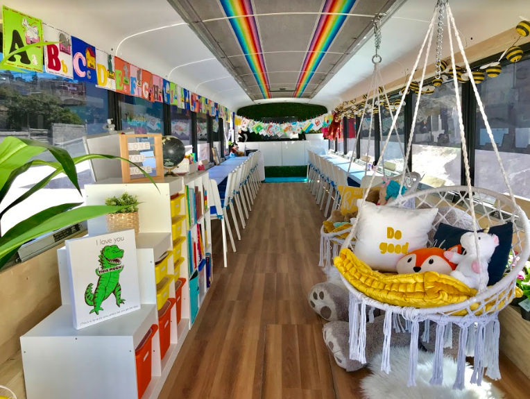 This Bus-Turned-Classroom Is Helping Migrant Children Learn at the US ...