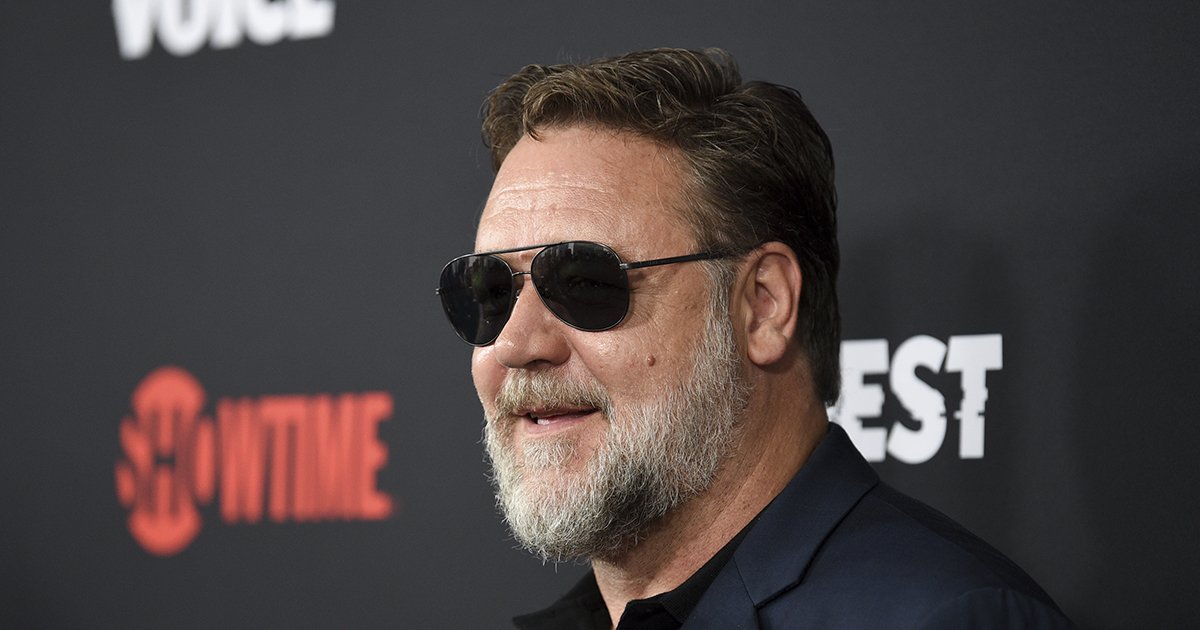 Russell Crowe Calls for Climate Action at the Golden Globes