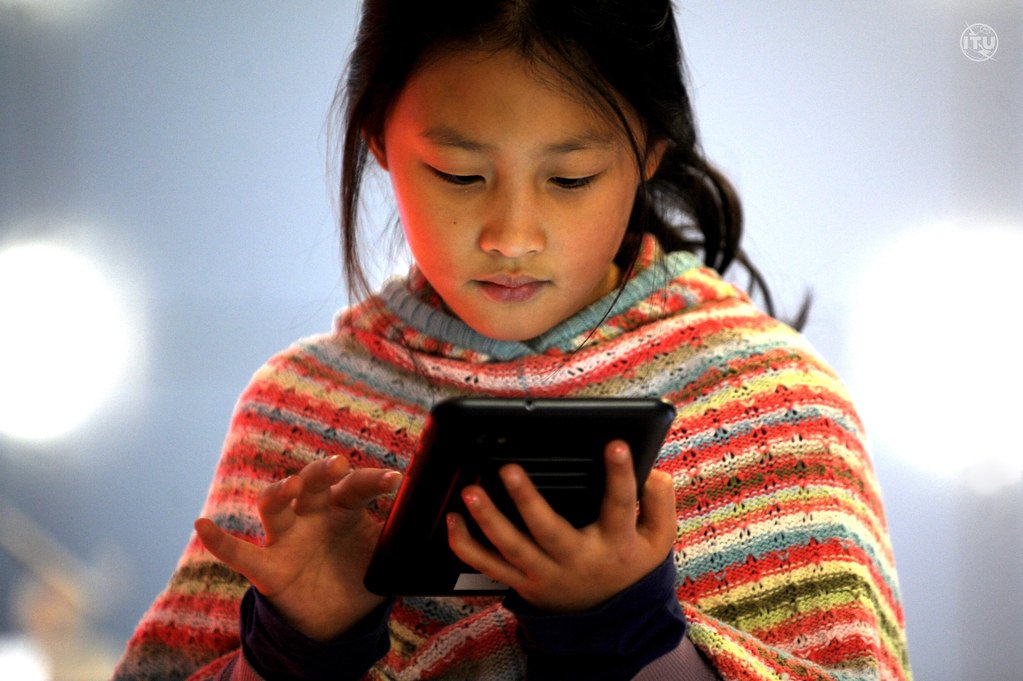 6 Ways We Can Improve the Digital Divide's Impact on Education in 2022
