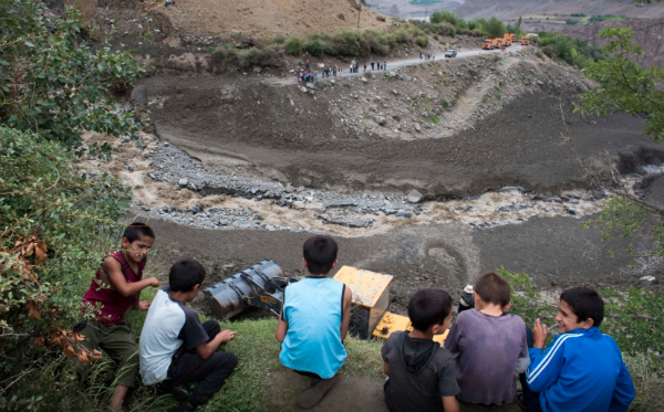Building bridges in Afghanistan: Regional cooperation and border ...