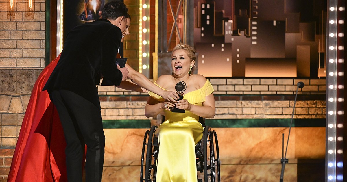 Actress Ali Stroker Just Became the First Wheelchair User to Win a Tony ...