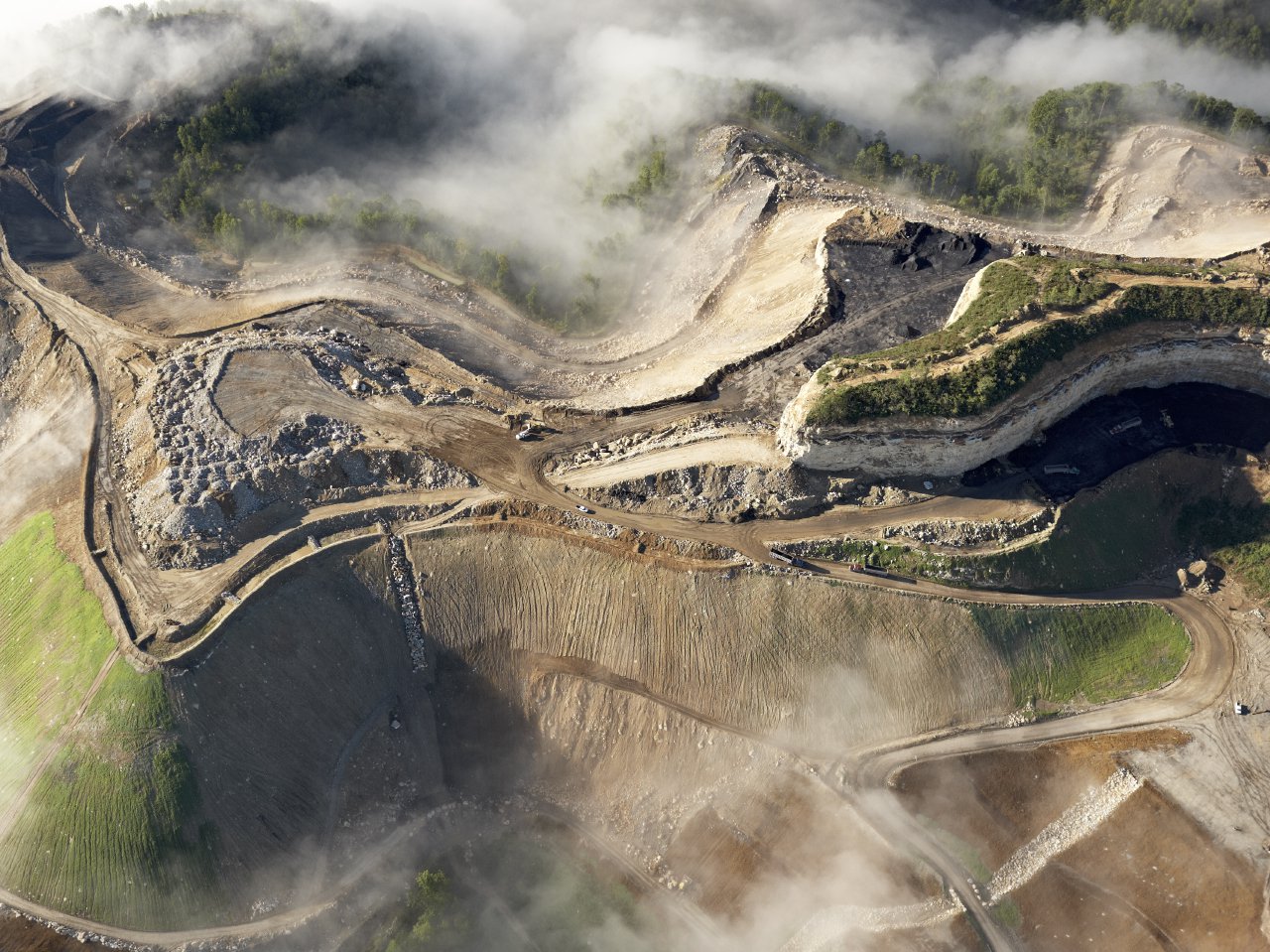 These Stunning Photos Show the Roles of Coal and Ice in Climate Change